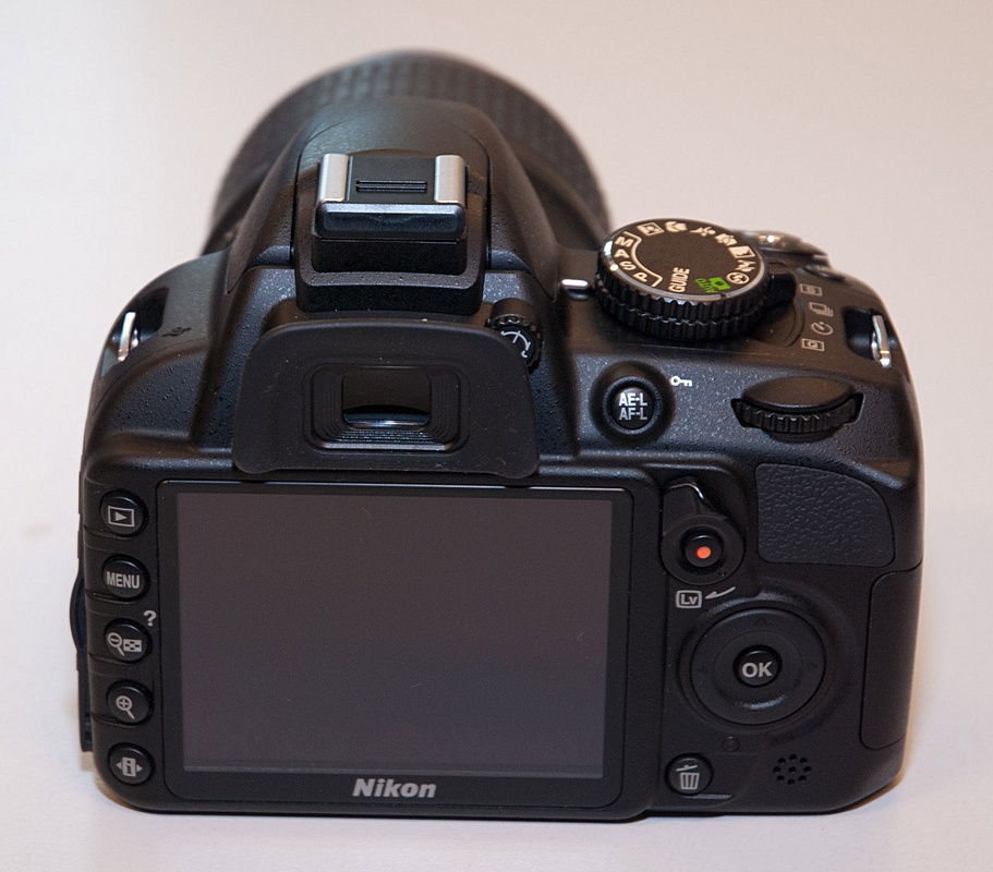 Nikon rust instap-dslr uit met cmos-sensor en 1080p-video - Tweakers