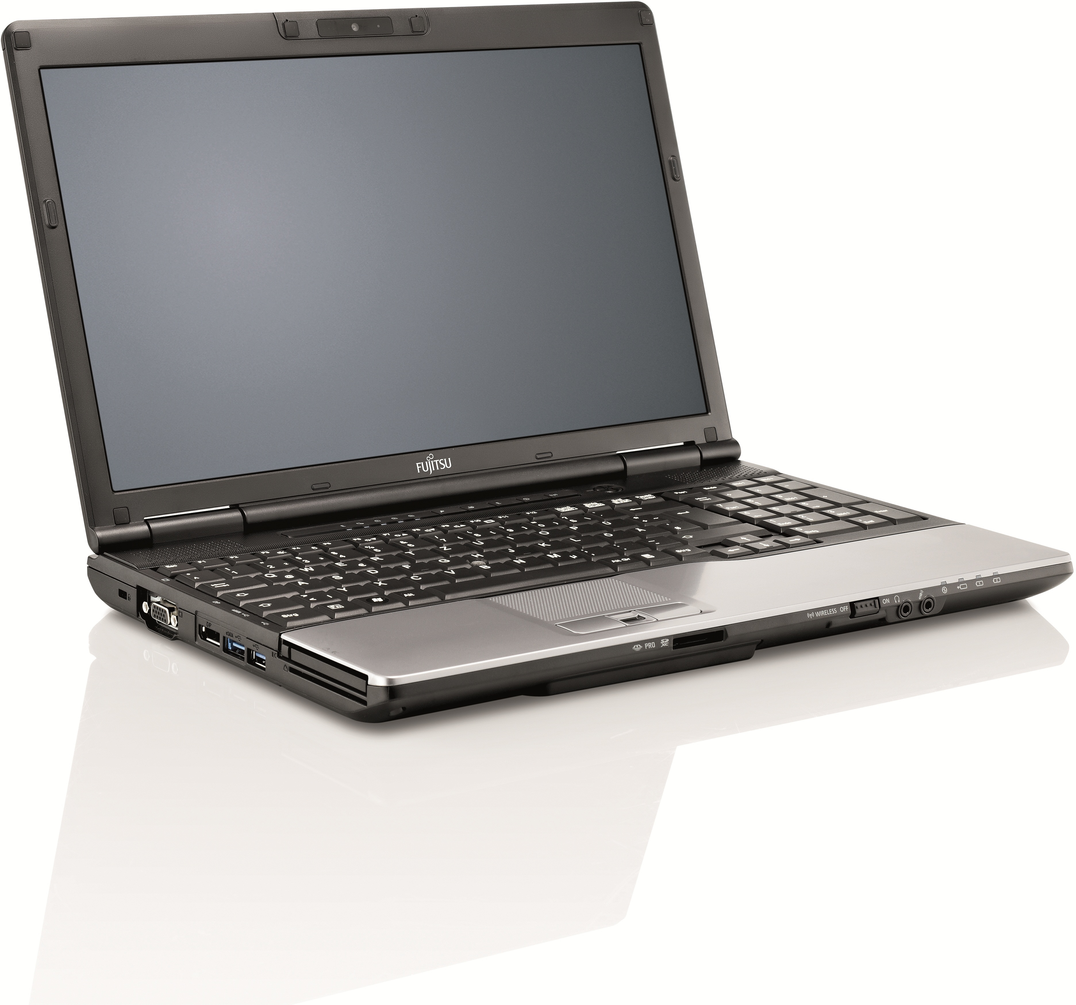 Fujitsu Lifebook E782 (VFY:E7820MXG61NL) - Kenmerken - Tweakers