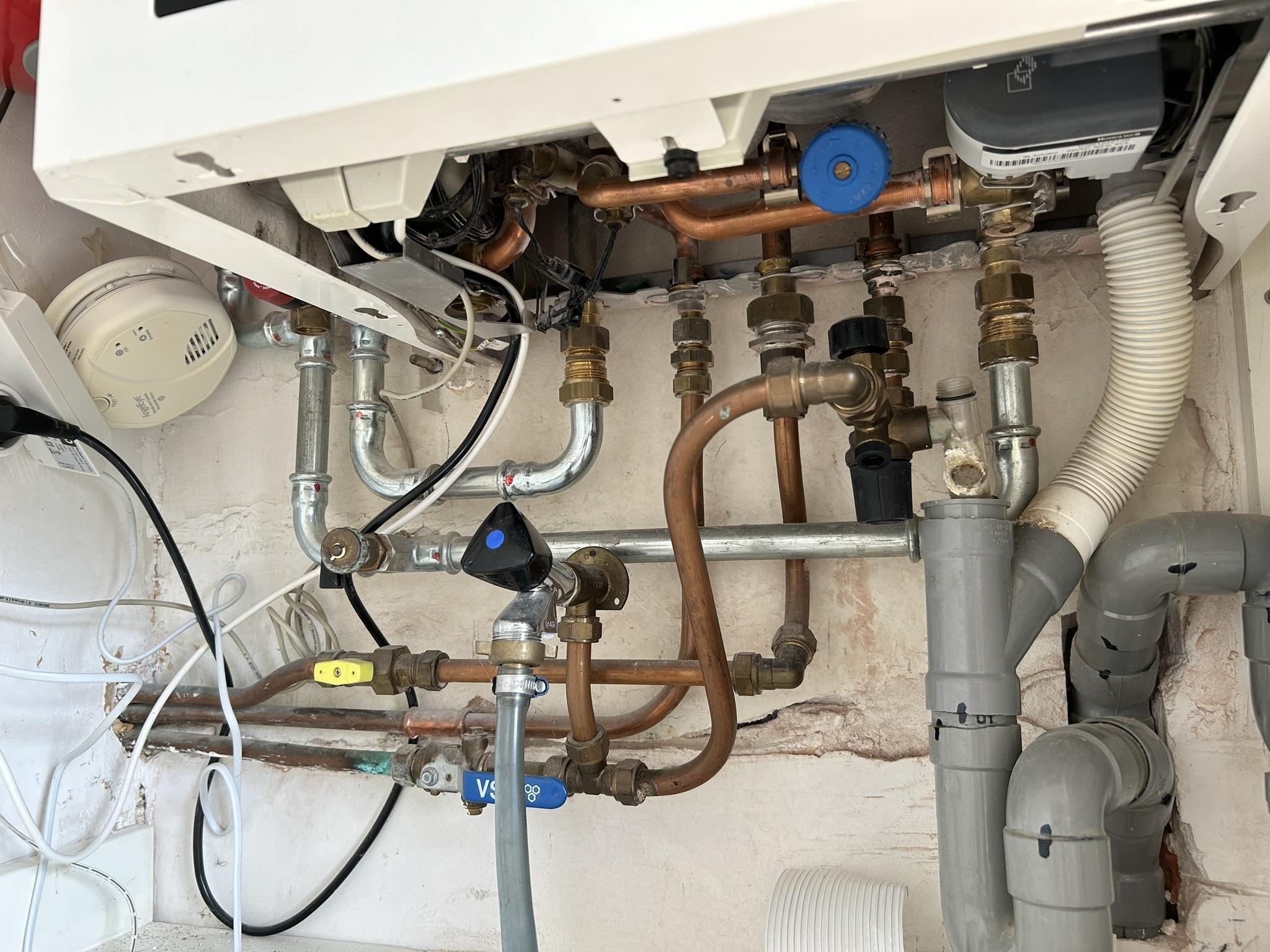 CV leidingen 40 cm verleggen - Duurzame energie en installaties - GoT