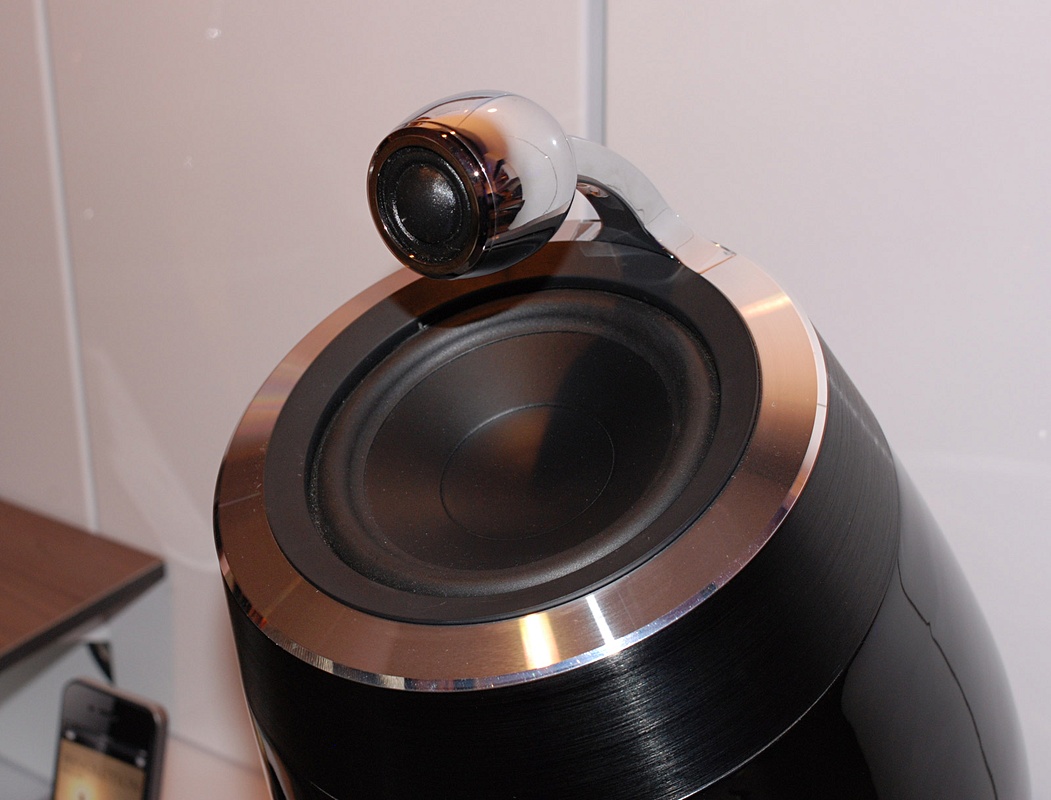 Philips introduceert Fidelio SoundSphere voor AirPlay - Tweakers