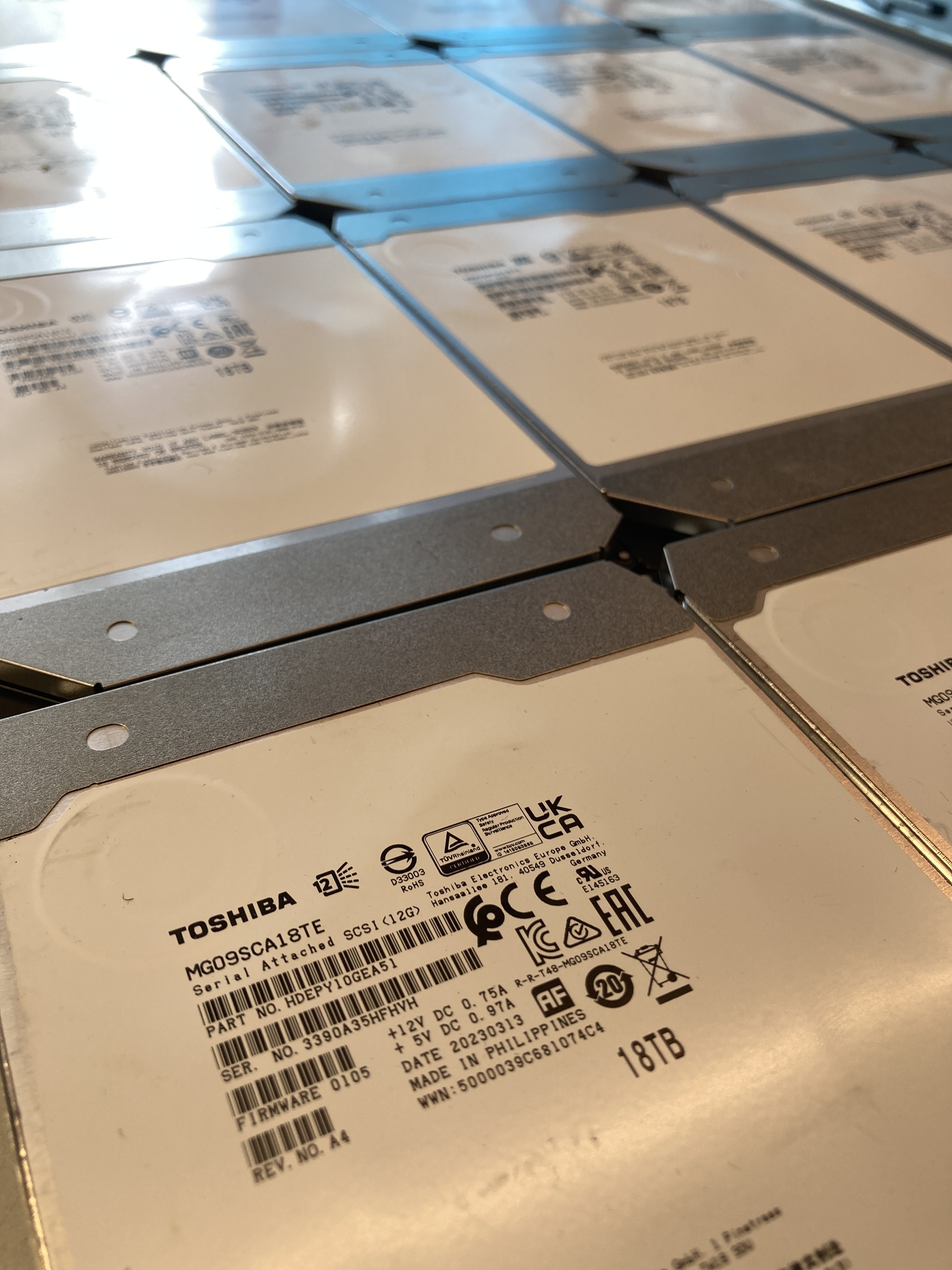 Toshiba MG09 (SAS, Standard, 512e), 18TB (meerdere) aangeboden - Vraag ...