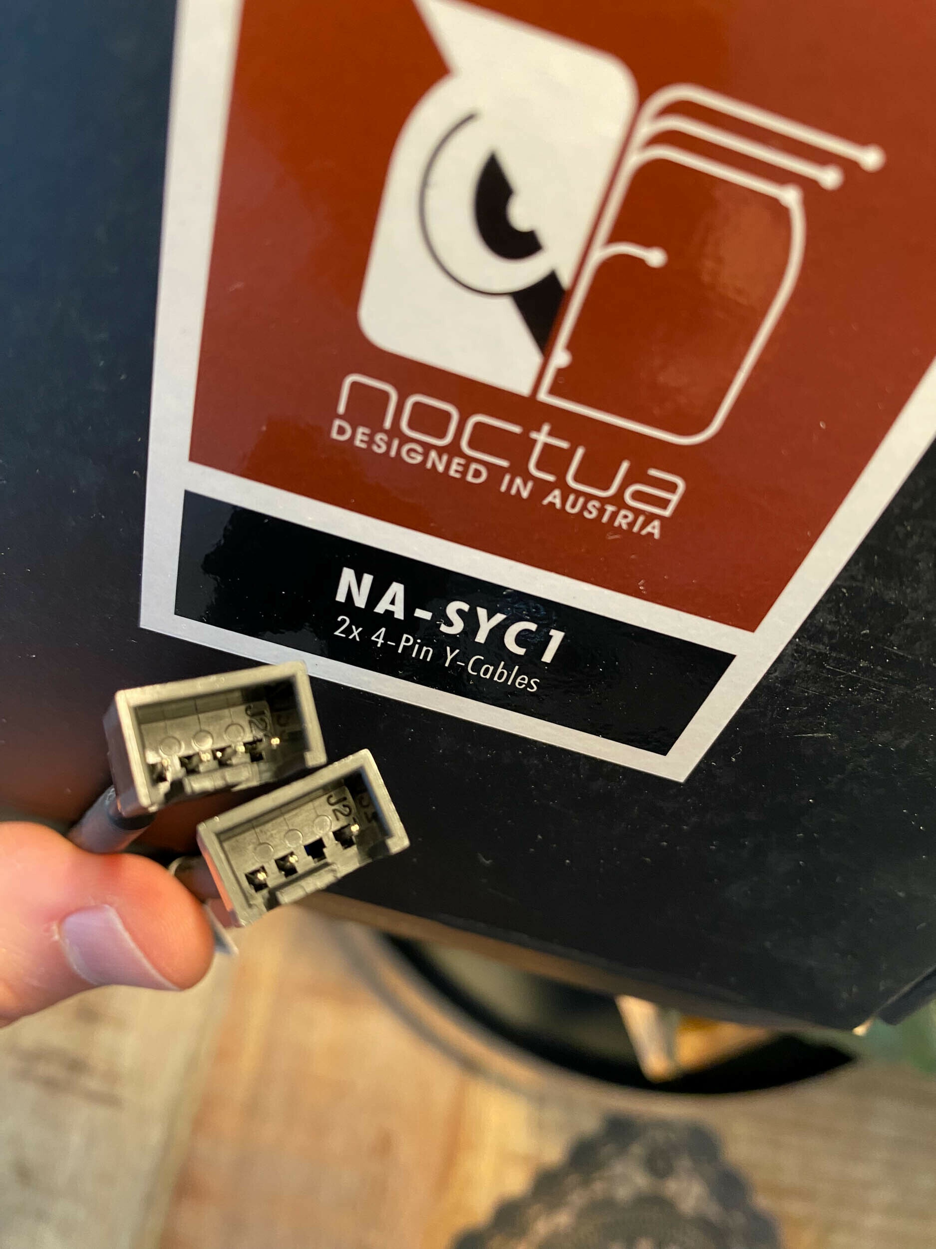 Noctua NA-SYC1 4-Pin Y-SPlit Cable (set van 2) Zwart - grimson - Product reviews - Tweakers