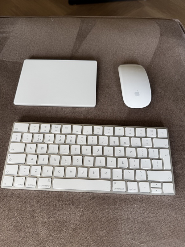 Apple Magic Keyboard 2, Magic Mouse 2, Magic Trackpad 2 (set ...