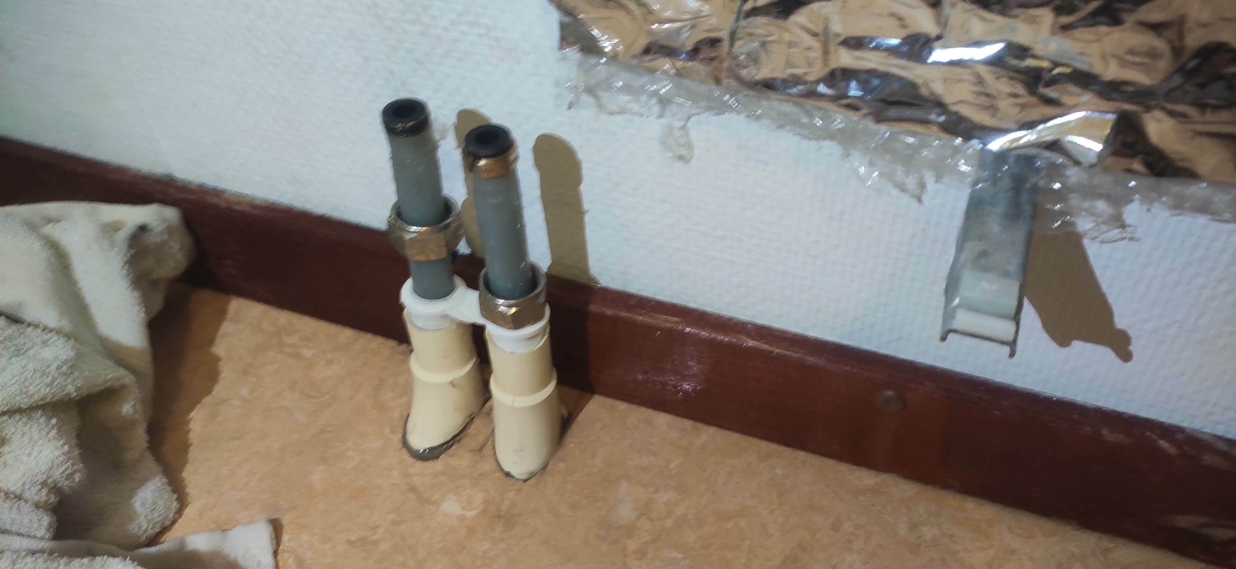 Lekkage bij leiding naar Radiator, goedkope reparatie - Duurzame ...