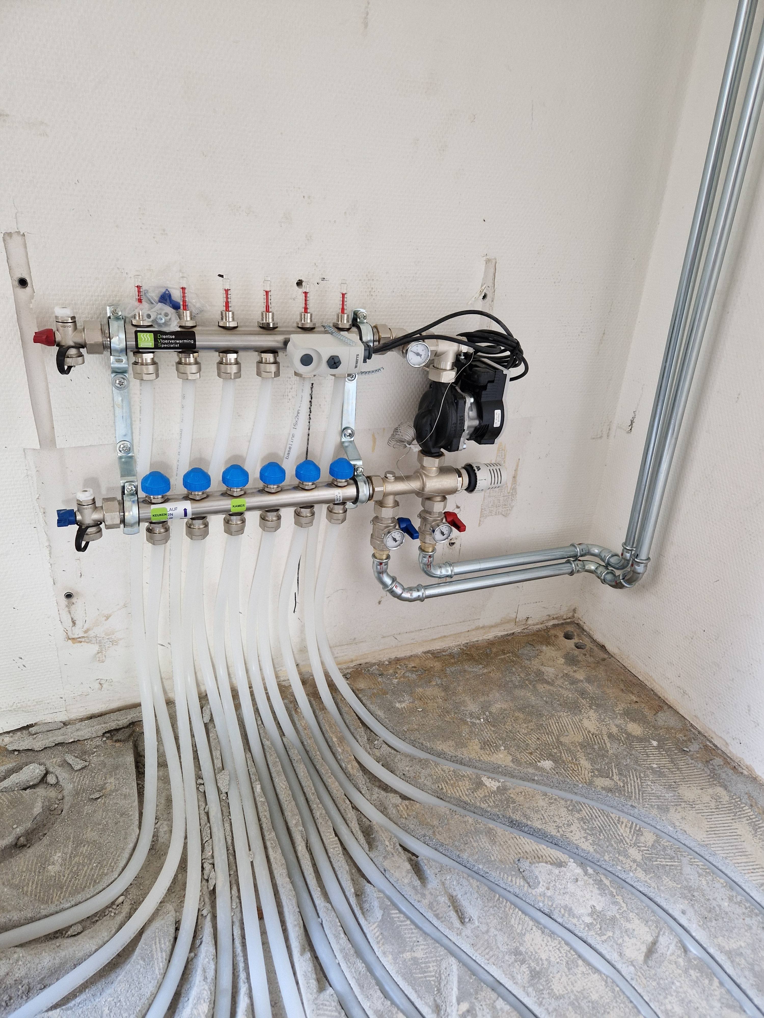 Vloerverwarming beneden, boven koud - Duurzame energie en installaties - GoT