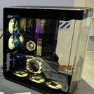 Cooler Master toont omkeerbare behuizing met gebogen glazen paneel en ...