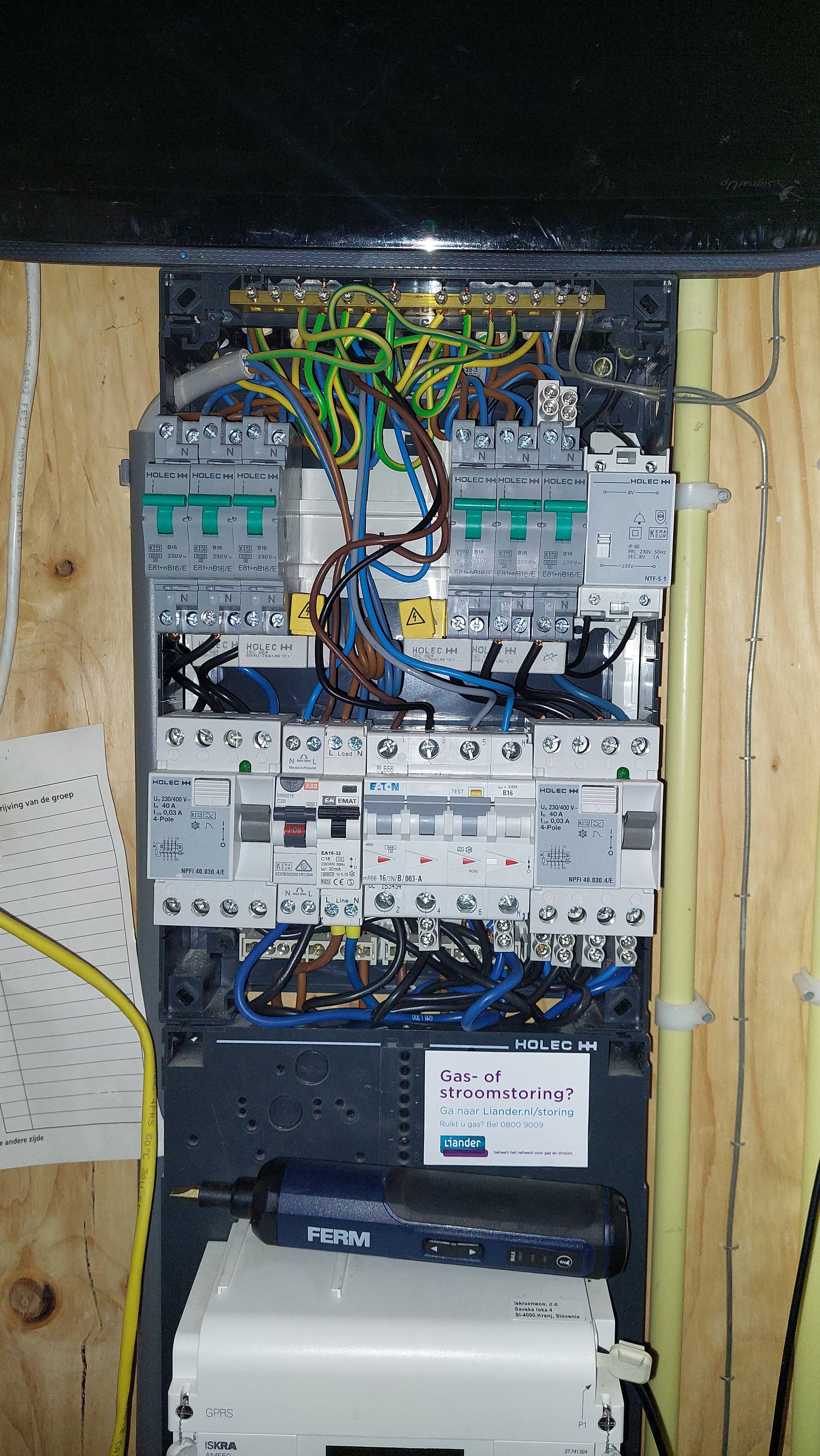 Uitbreiden bestaande meterkast of nieuwe meterkast? - Duurzame energie en installaties - GoT