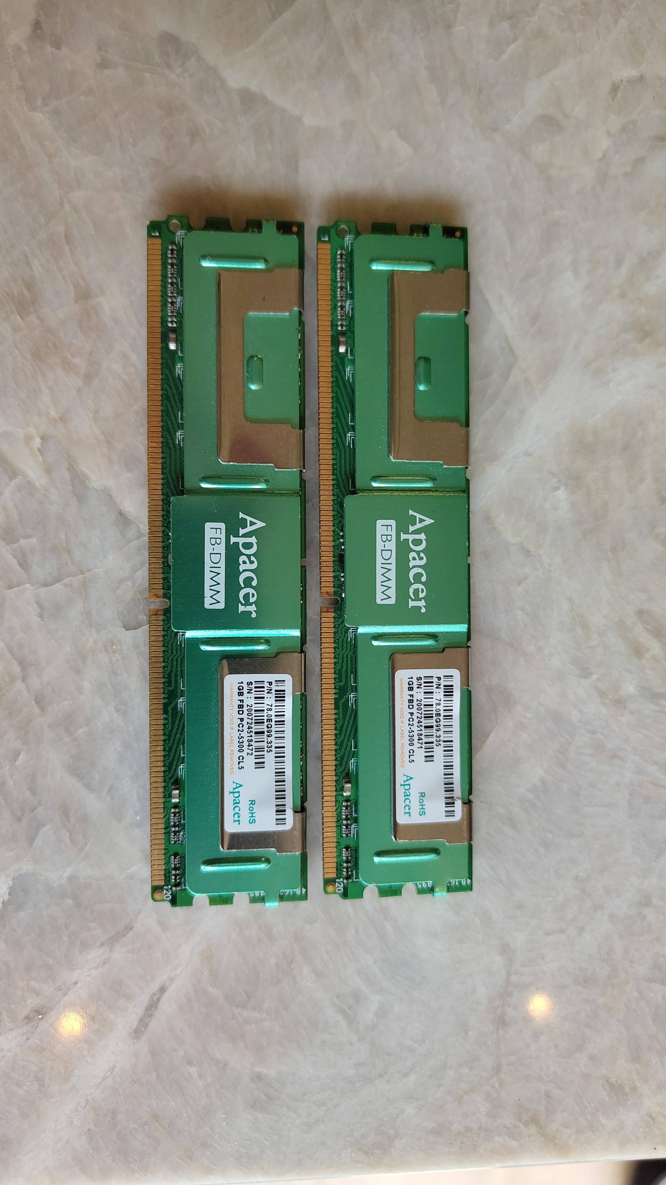 Apacer PC2-5300 DDR2 2x1Gb geheugen aangeboden - Vraag & Aanbod - Tweakers