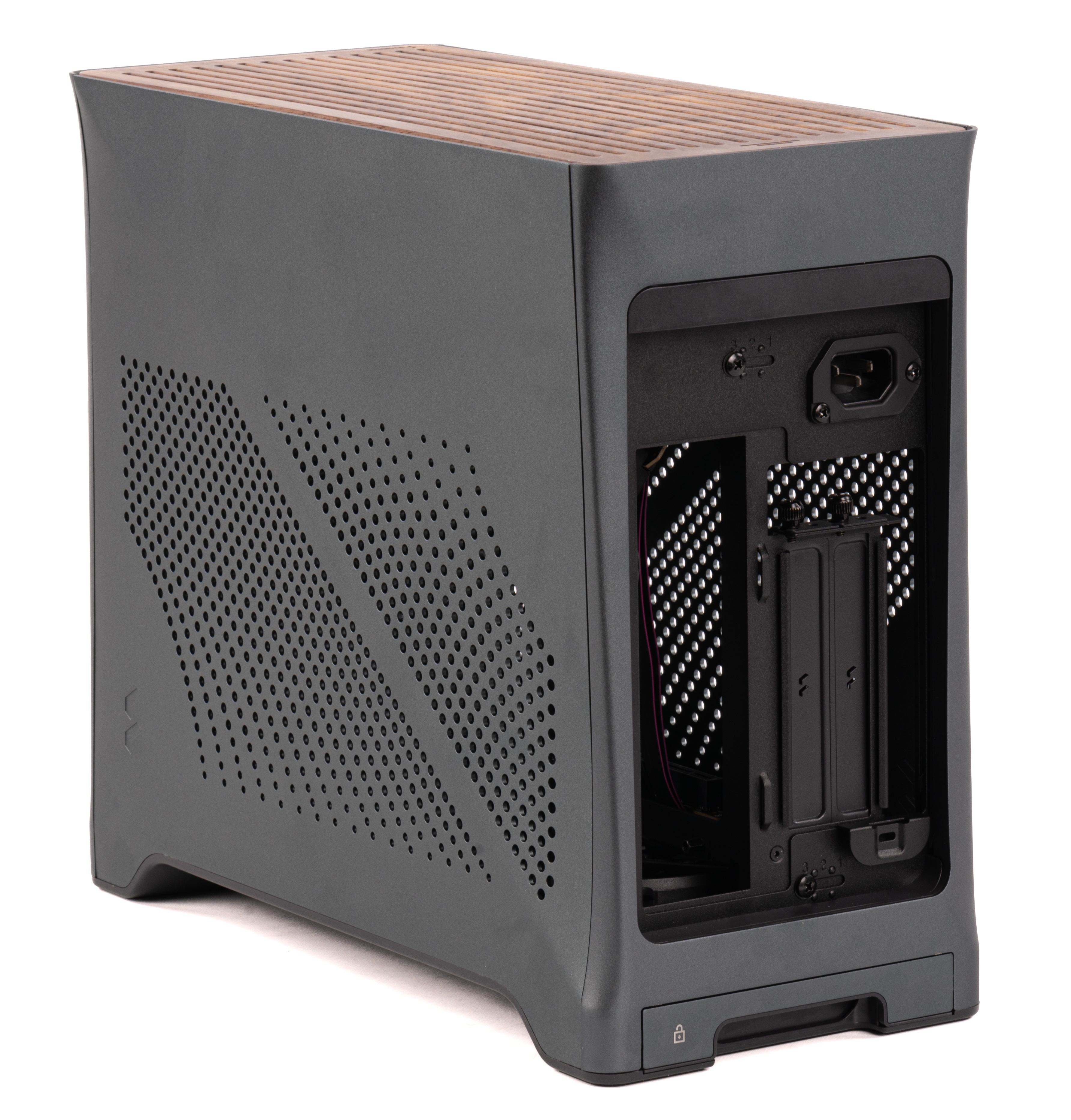 Fractal Era 2 Review - als je van mITX hou(d)t - Tweakers