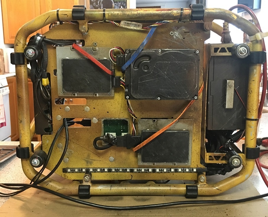 Casemodder maakt pc-behuizing die is geïnspireerd op Destiny 2-rocket ...