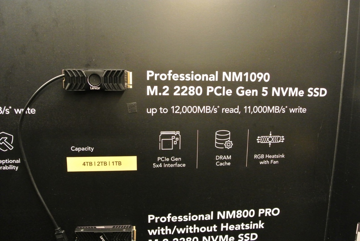 Lexar toont NM1090-ssd met PCIe 5.0-interface en heatsink met rgb-fan ...