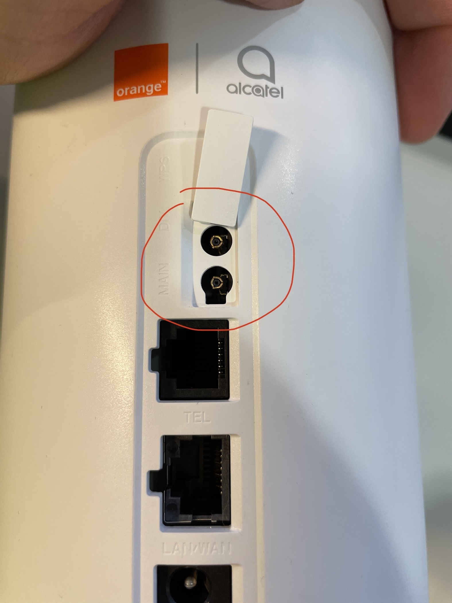 Op zoek naar externe antenne voor Orange FlyBox - Overige hardware - GoT