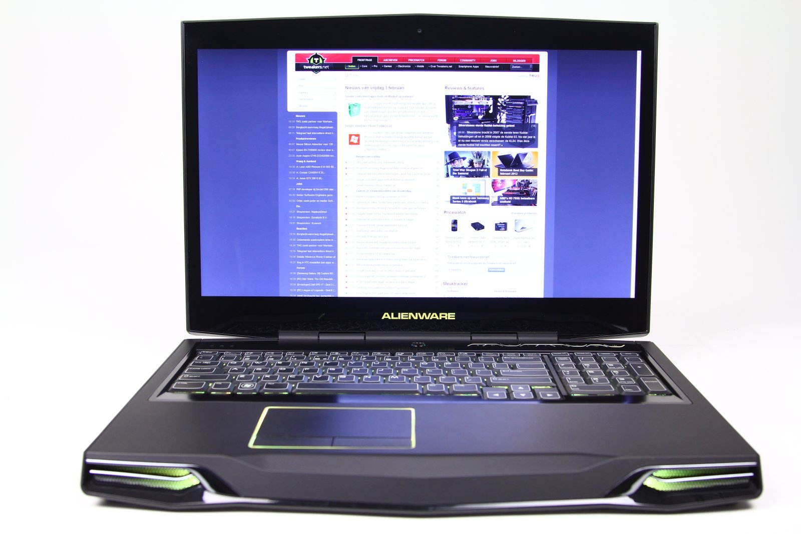 Alienware M17x R3: spacelaptop met HD 6990M - Gallery en specificaties ...
